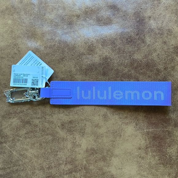 lululemon athletica | Accessories | Nwt Lululemon Never Lost Keychain ...
